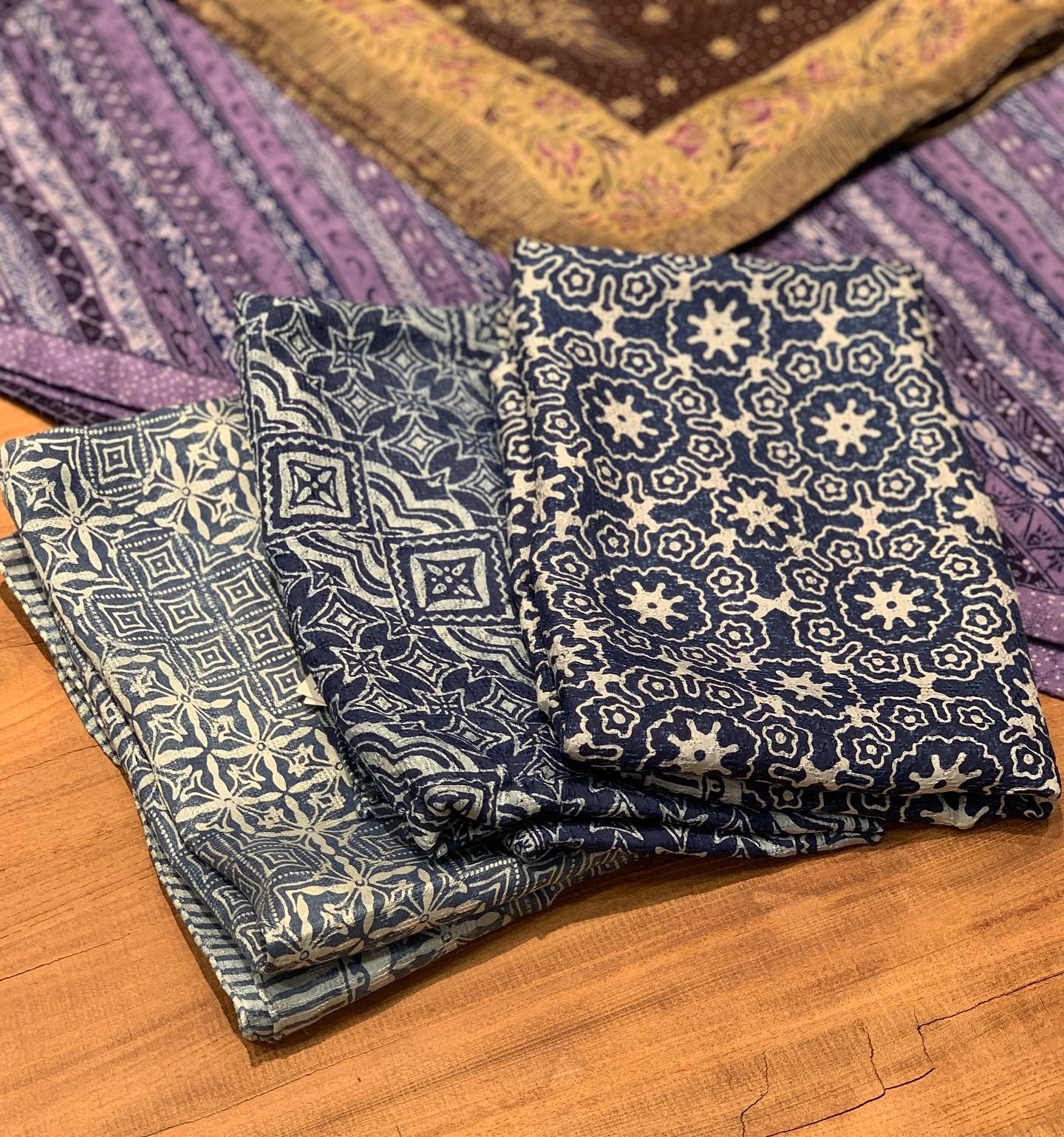 BIN house バティックのブルー | 暮らしの道具店